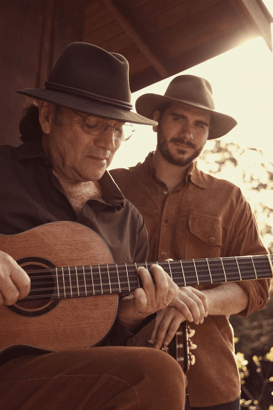 Almir Sater e Gabriel Sater levam turnê “Pai e Filho” para São Paulo ...